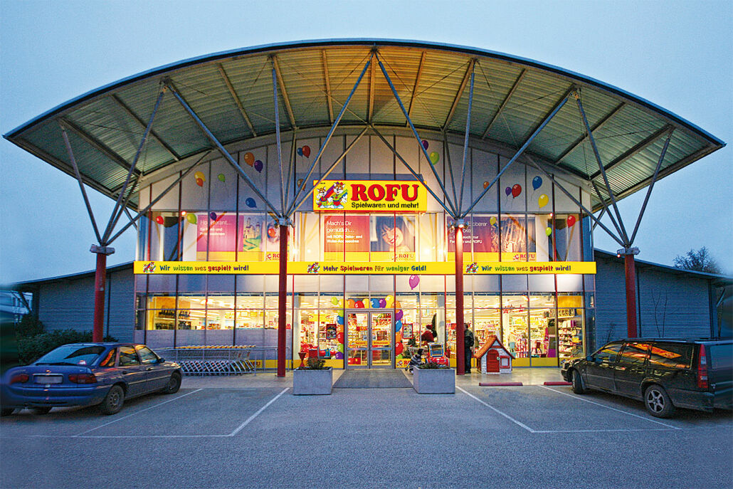 Rofu Kinderland mit 100. Filiale: Schlauer Fuchs - toys-kids.de